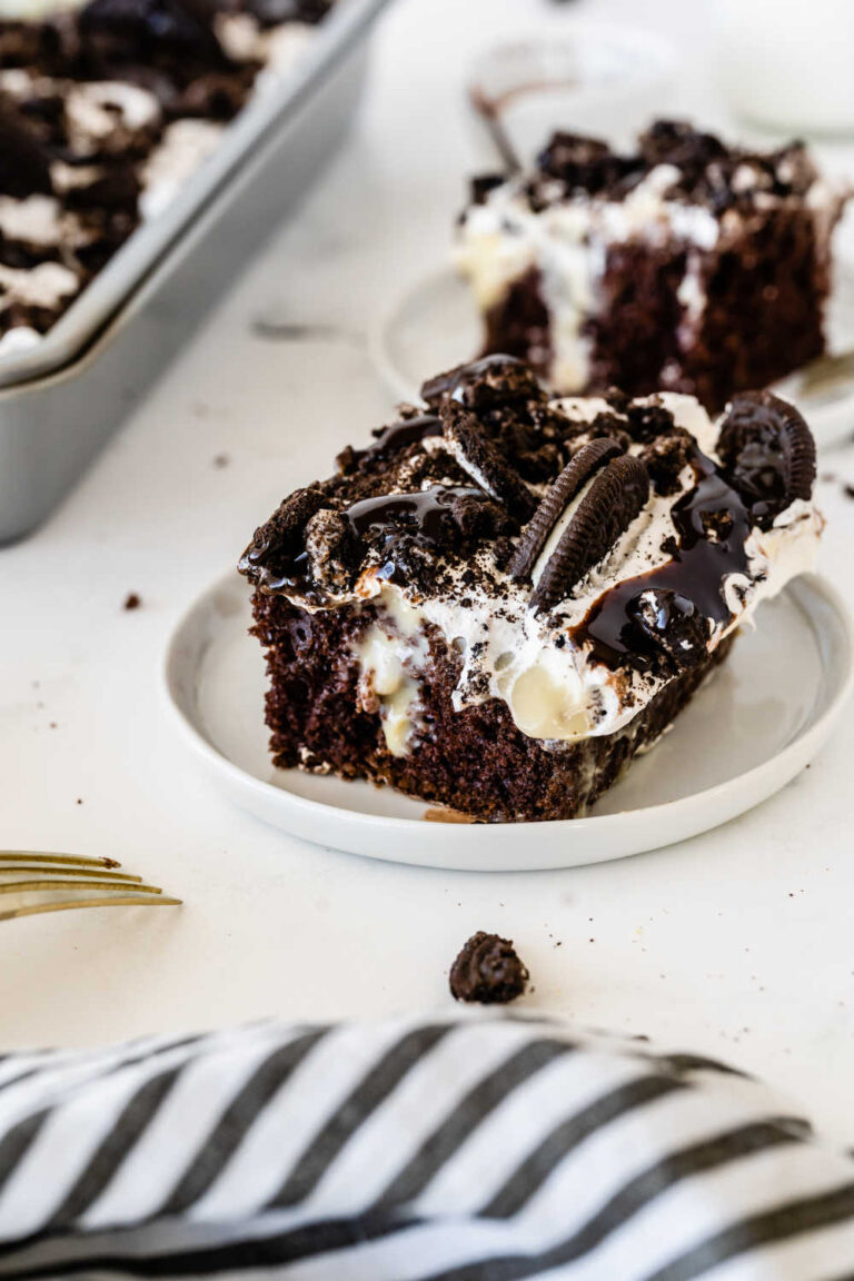 Delicious Oreo Poke Cake